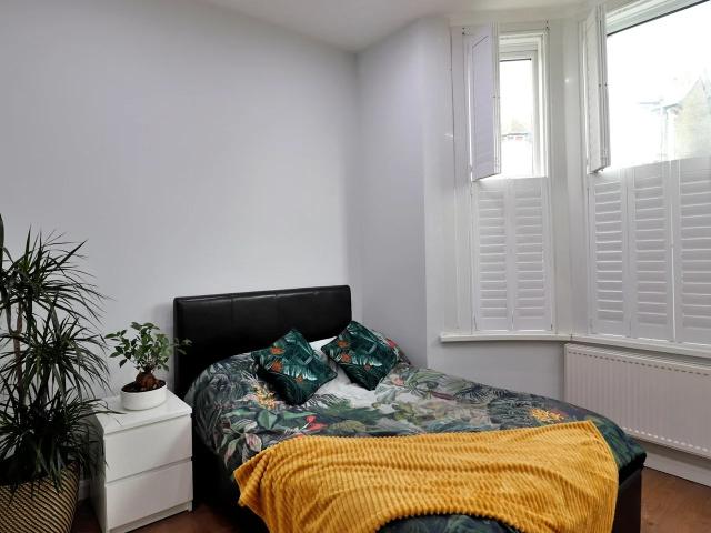 Room at Beechfield Road, Greater London