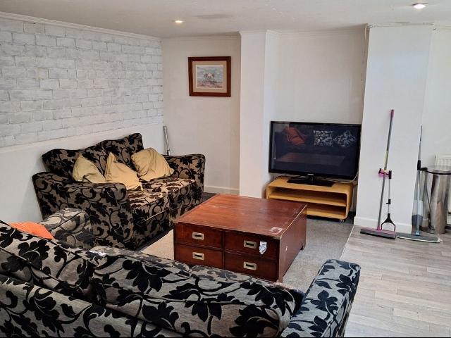 Room at Beechwood View, Leeds