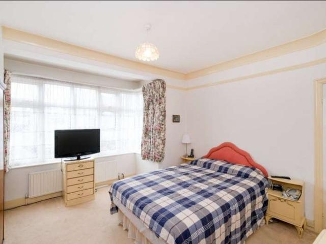 Room at Beehive Lane, Greater London