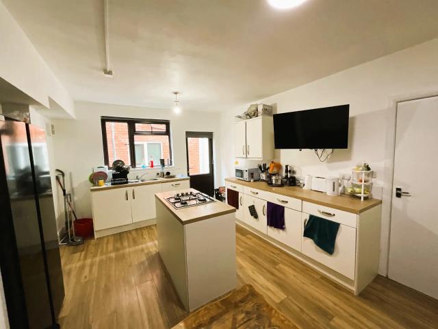 Room at Beeston Road, Nottingham