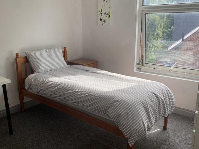 Room at Beeston Road, Nottingham