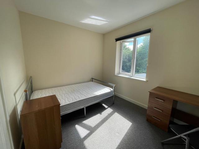 Room at Beeston Road, Nottingham