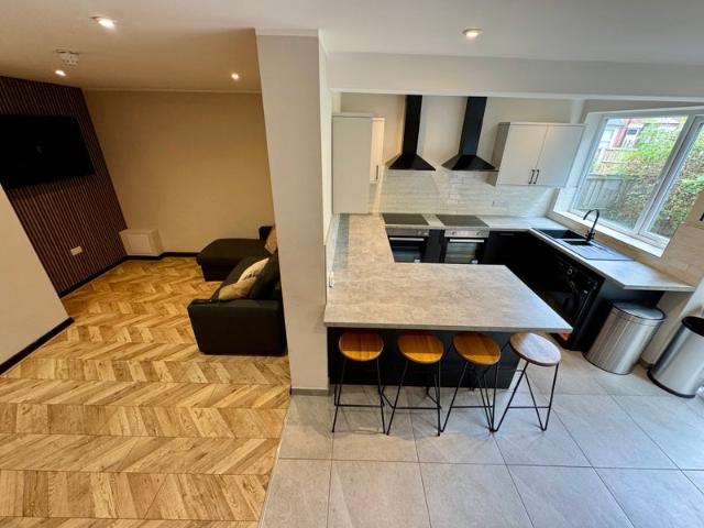 Room at Beeston Road, Nottingham