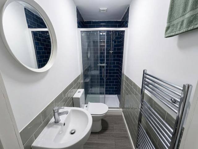 Room at Beeston Road, Nottingham