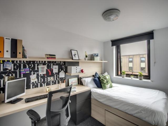 Room at Beith Street, Glasgow