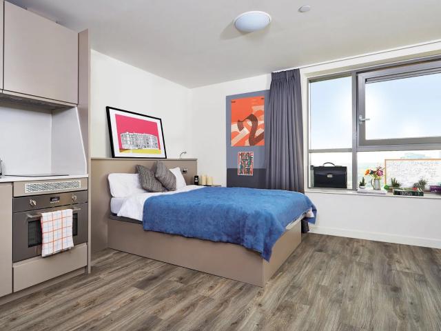 Room at Beith Street, Glasgow
