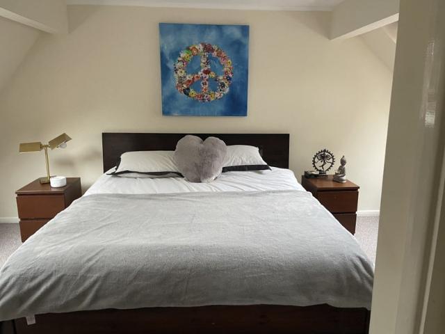 Room at Belmont Park, Greater London