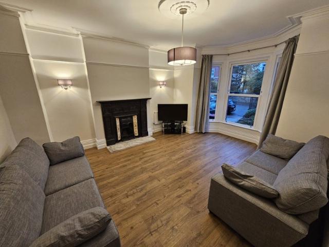 Room at Belgrave Crescent, Manchester