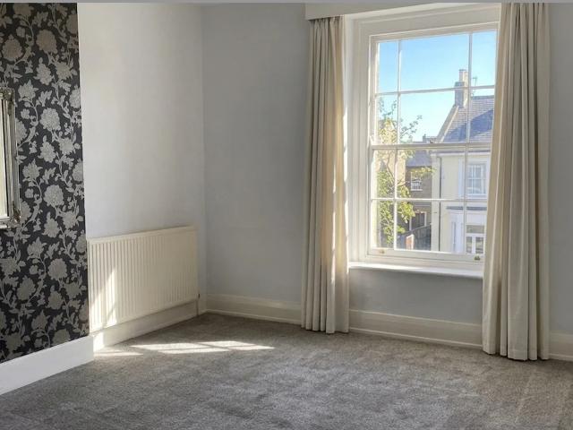 Room at Belgrave Road, Bristol