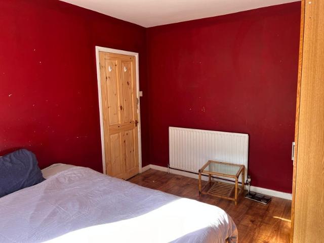 Room at Bellwood Road, Greater London