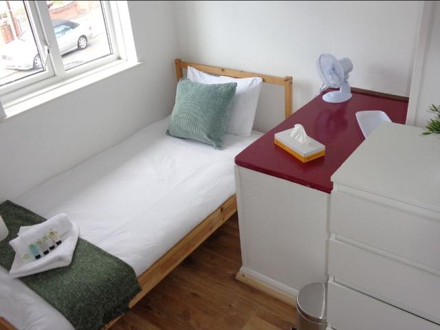 Room at Bell Farm Avenue, Greater London