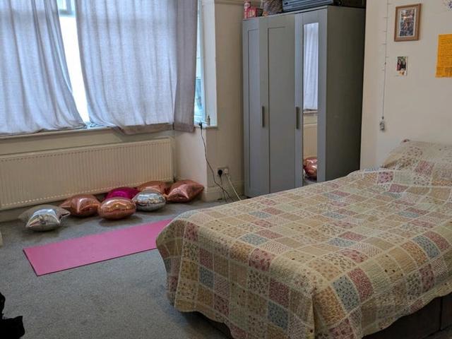 Room at Bell Hill Road, Bristol