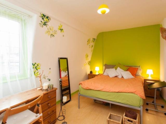 Room at Bell Lane, Greater London