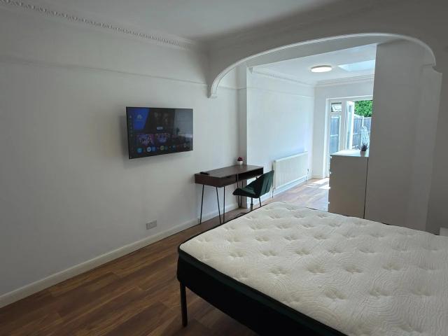Room at Bell Lane, Greater London
