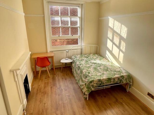 Room at Bell Street, City of Westminster
