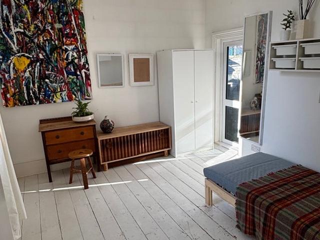 Room at Bellenden Road, Greater London