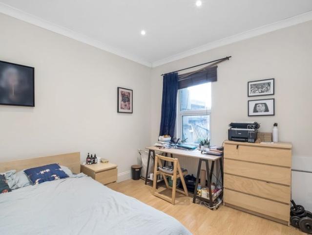 Room at Bellenden Road, Greater London