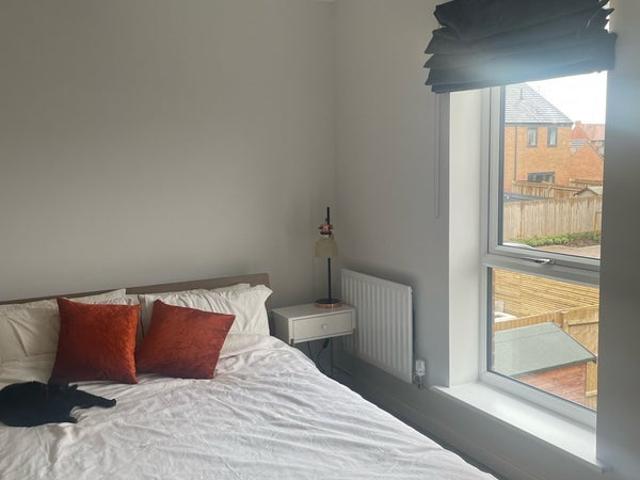 Room at Bellevue Farm Road, Crawley