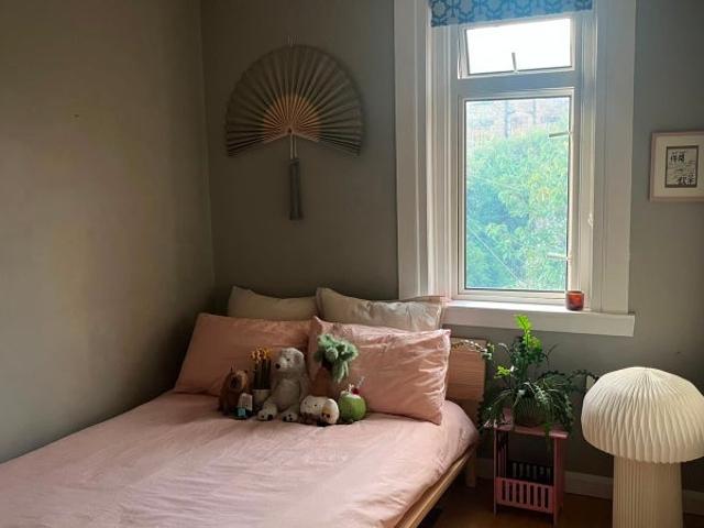 Room at Bellevue Place, City of Edinburgh