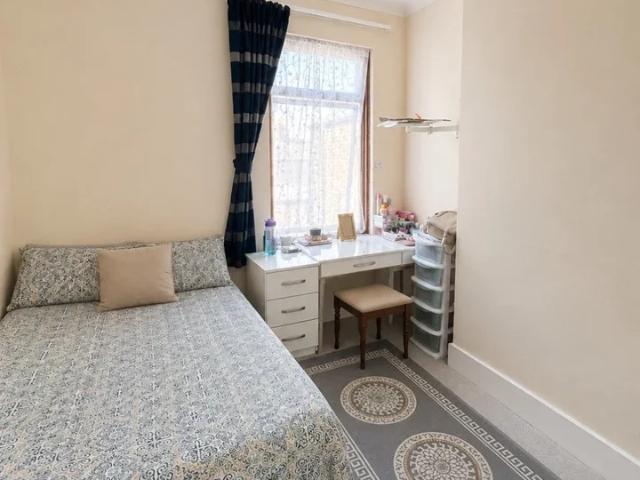 Room at Bellevue Place, Southend on Sea