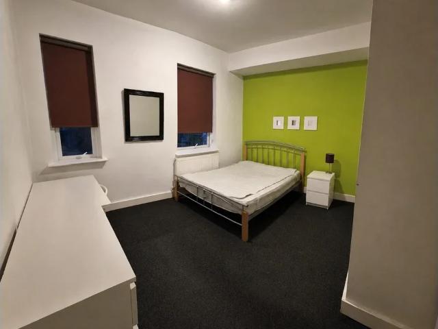 Room at Belper Road, Nottingham