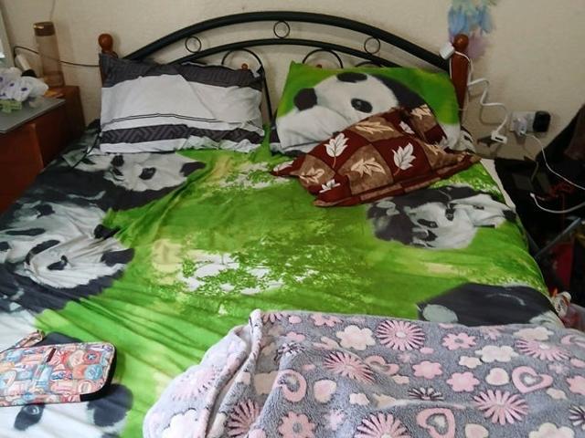 Room at Belton Road, Greater London