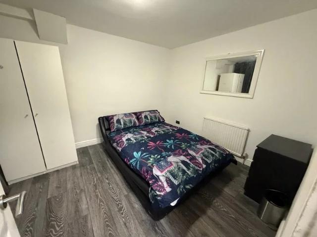Room at Bemish Road, Greater London