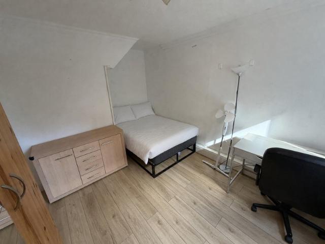 Room at Benham Close, Greater London