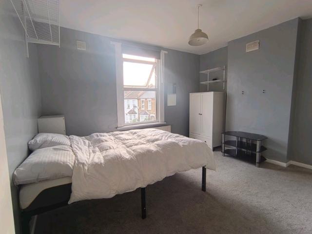 Room at Bensham Lane, Greater London