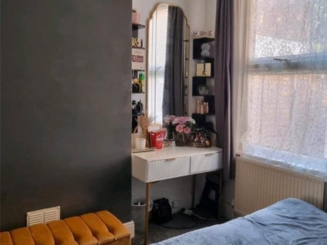 Room at Bensham Manor Road, Greater London