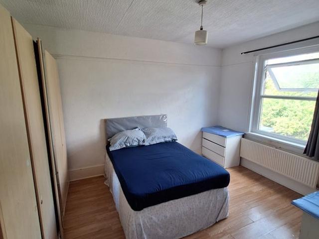 Room at Bensham Manor Road, Greater London