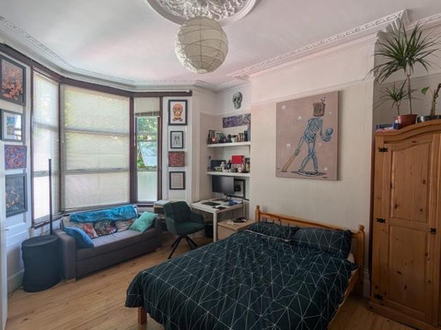 Room at Benthal Road, Greater London
