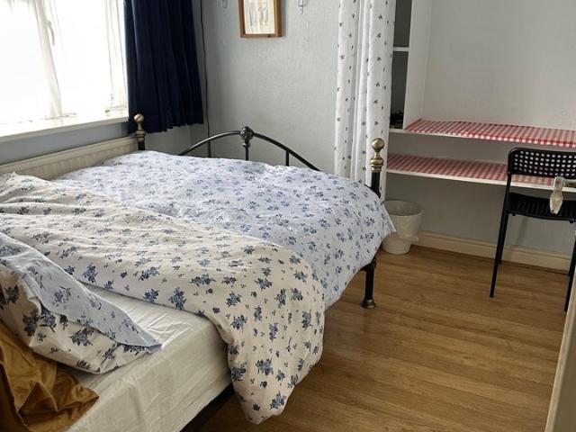 Room at Bentley Drive, Greater London