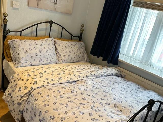 Room at Bentley Drive, Greater London