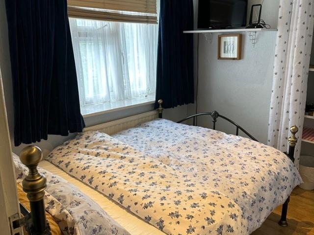 Room at Bentley Drive, Greater London
