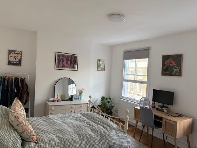 Room at Benwell Road, Greater London
