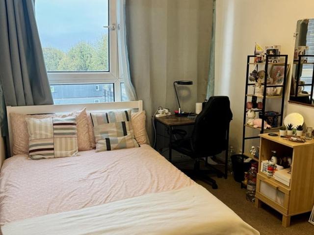 Room at Benwick Close, Greater London