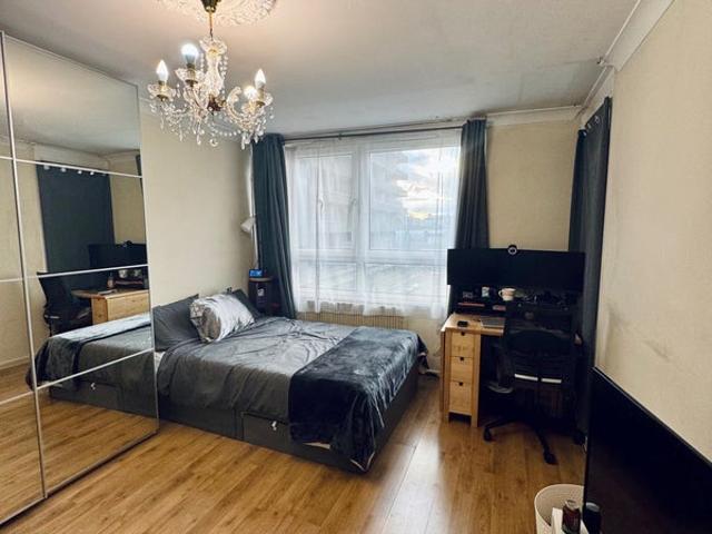Room at Benwick Close, Greater London