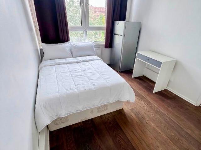 Room at Benwick Close, Greater London