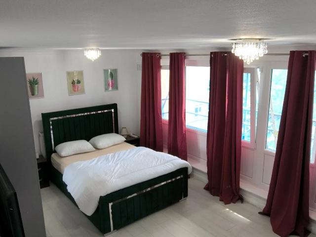 Room at Benworth Street, Greater London