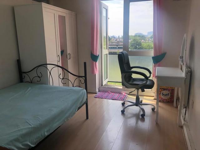 Room at Benworth Street, Greater London