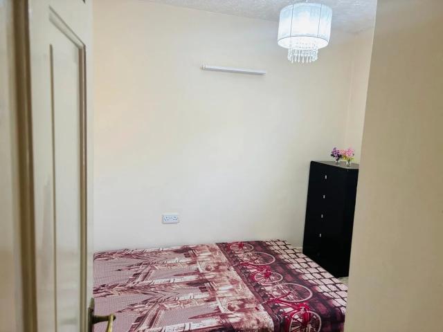 Room at Bermuda Close, Basingstoke and Deane