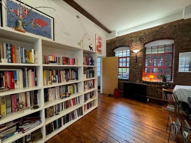 Room at Bermondsey Street, Greater London