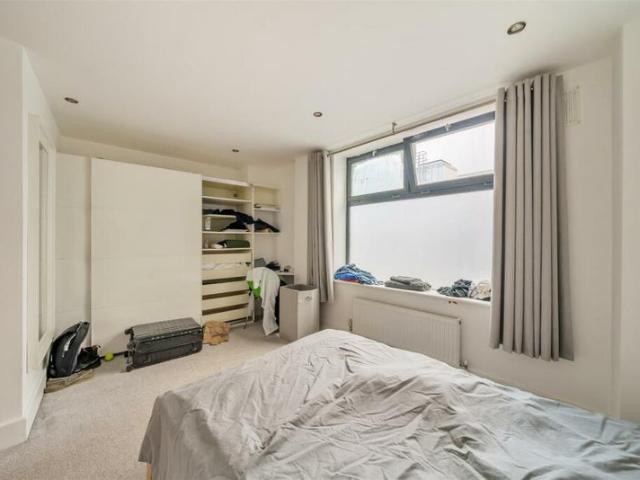 Room at Bermondsey Wall West, Greater London