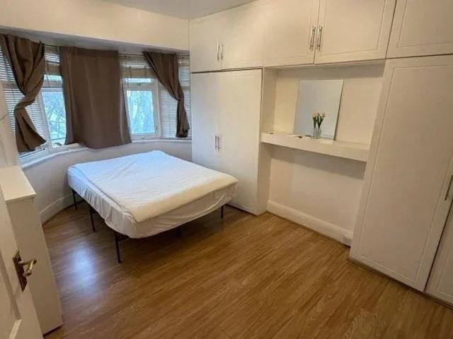 Room at Berne Road, Greater London