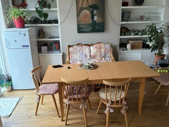 Room at Beresford Avenue, Greater London