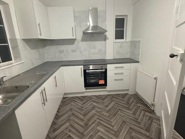 Room at Berkeley Gardens, Greater London