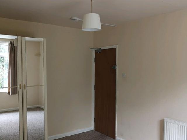 Room at Berry Lane, Bristol