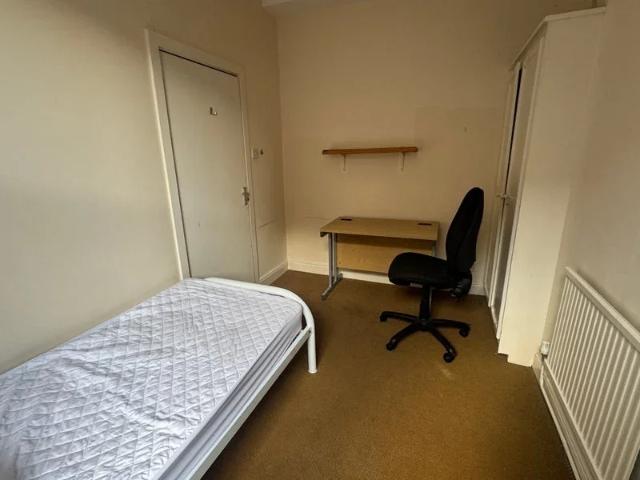 Room at Berry Street, Wolverhampton