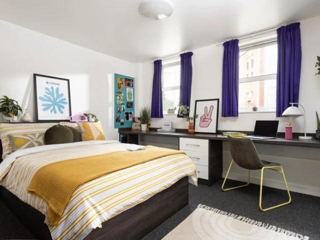 Room at Berry Street, Manchester